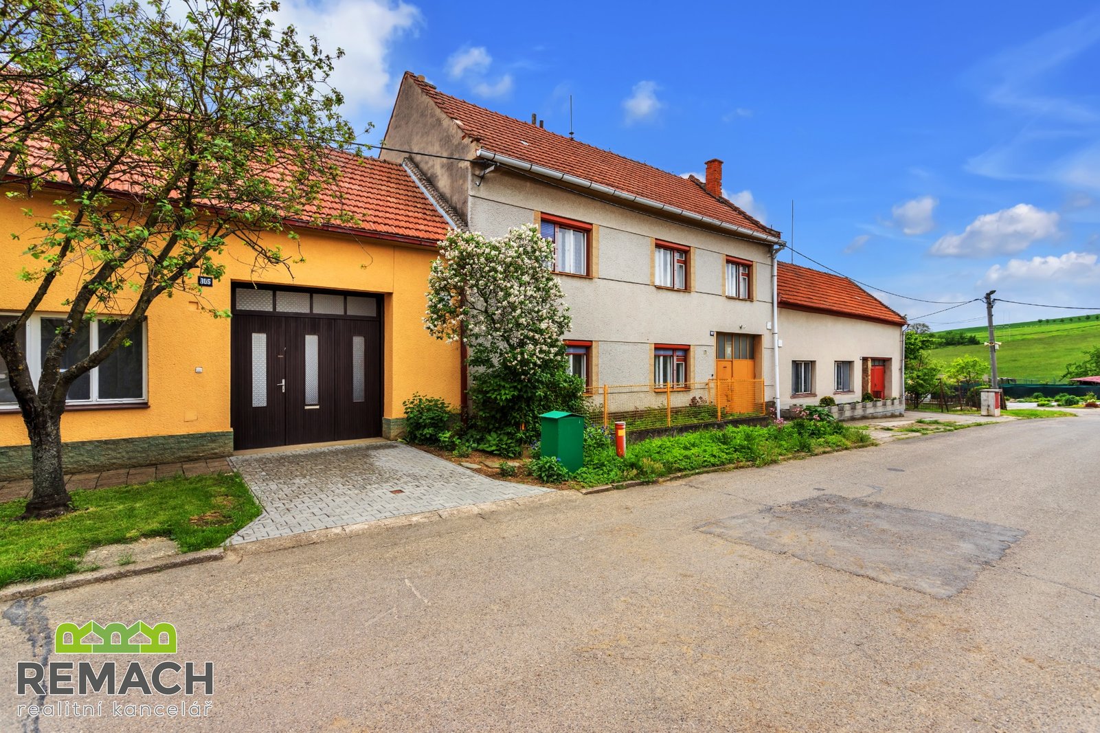 Prodej, rodinný dům 5+1, pozemek 602 m², Hluk | Realitní kancelář REMACH