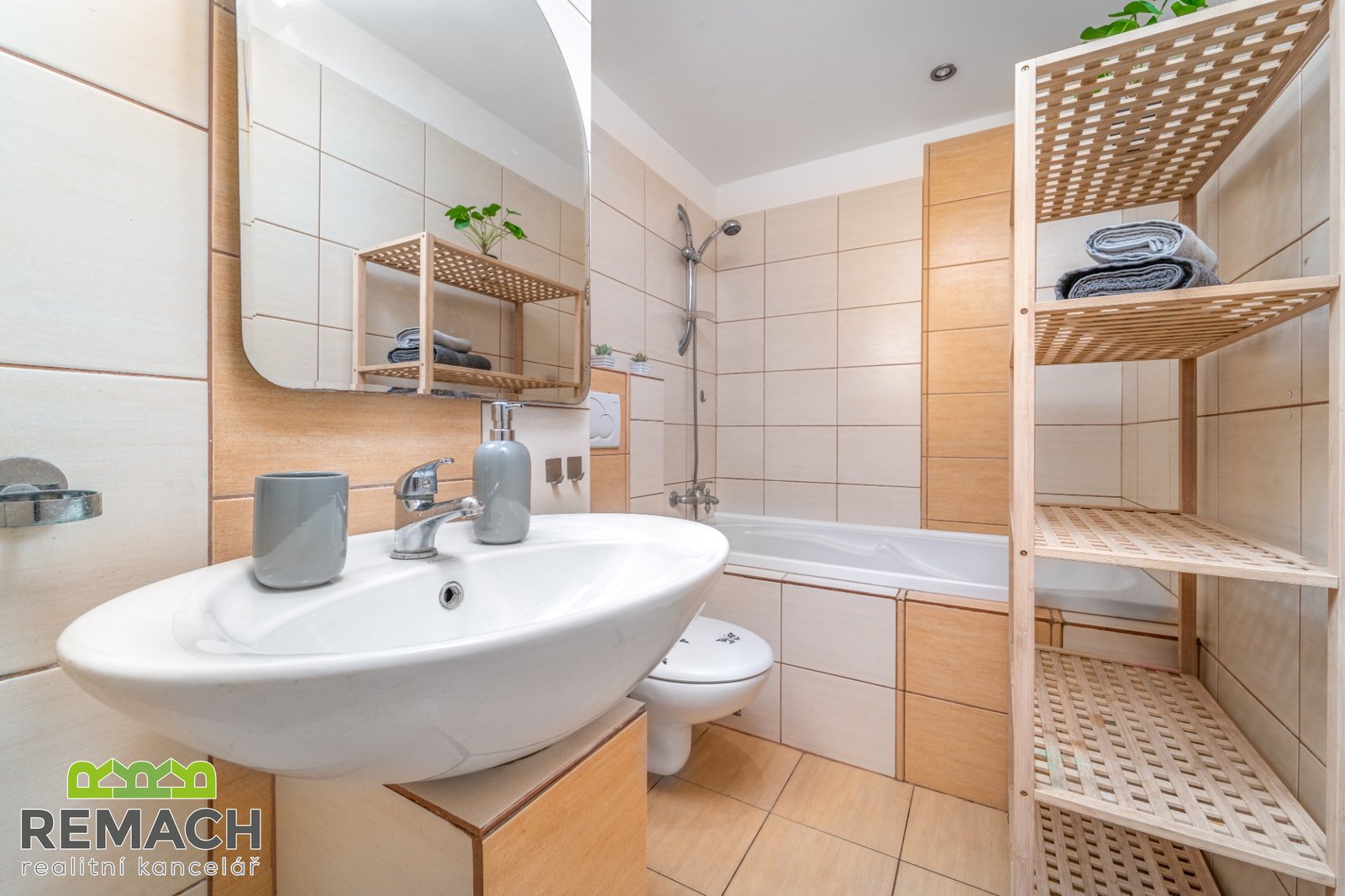 Pronájem, byt 2+kk, 64 m2, Uherské Hradiště, ulice Štěpnická | Realitní kancelář REMACH